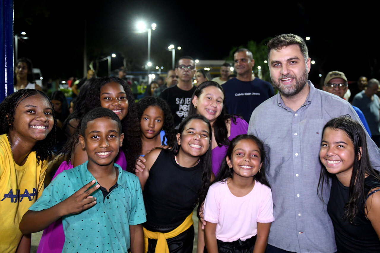 Prefeito Wladimir Garotinho entrega à comunidade de Dores de Macabu uma ...
